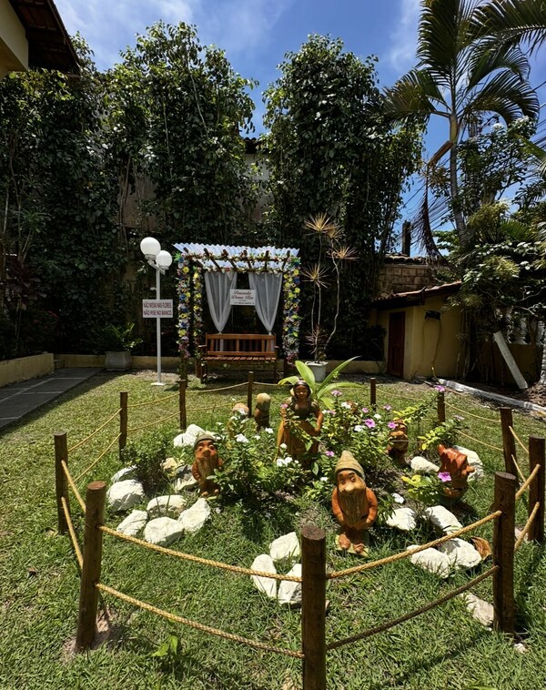 Inn In Porto Seguro/ba. It Is 250 Meters From The Beach, 20 Rooms Available. - Porto Seguro