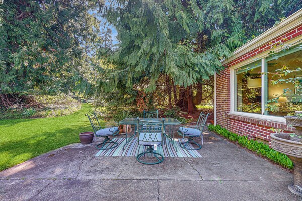 Family/pet Friendly Escape With Expansive Lawn, Near Robinson Beach - Port Ludlow, WA