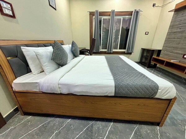 Gobravo 14-2bhk Villa W/t Pool&garden Sec135 Noida\n\n - Faridabad