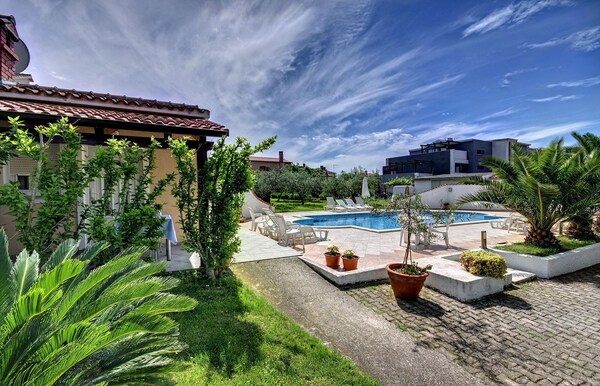 Apartment With Pool, Air Conditioning - To Sandy Beach 700 Meters - Istria