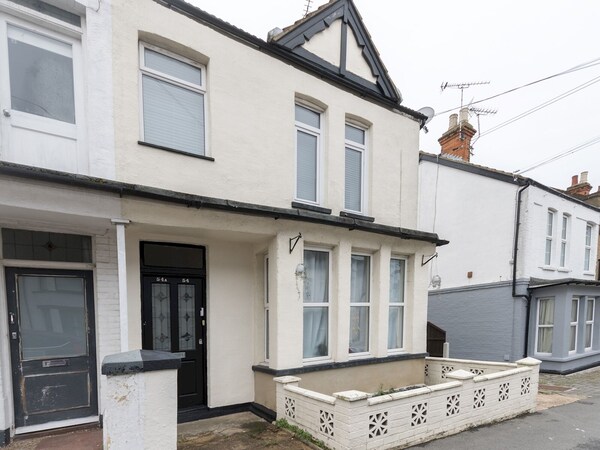 Pass The Keys | Cosy Flat In Leigh | Sea View - Southend-on-Sea