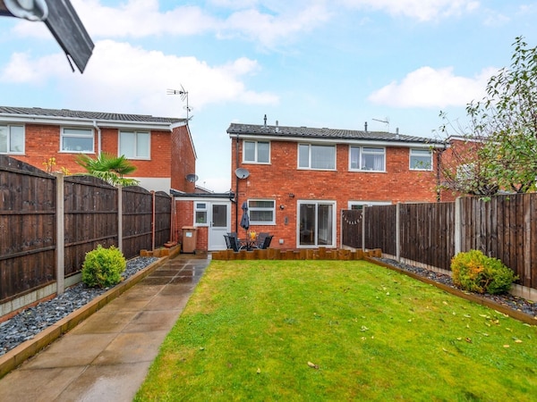 Pass The Keys | Spacious & Homely 3br Stafford  Ideal Getaway! - 스태퍼드