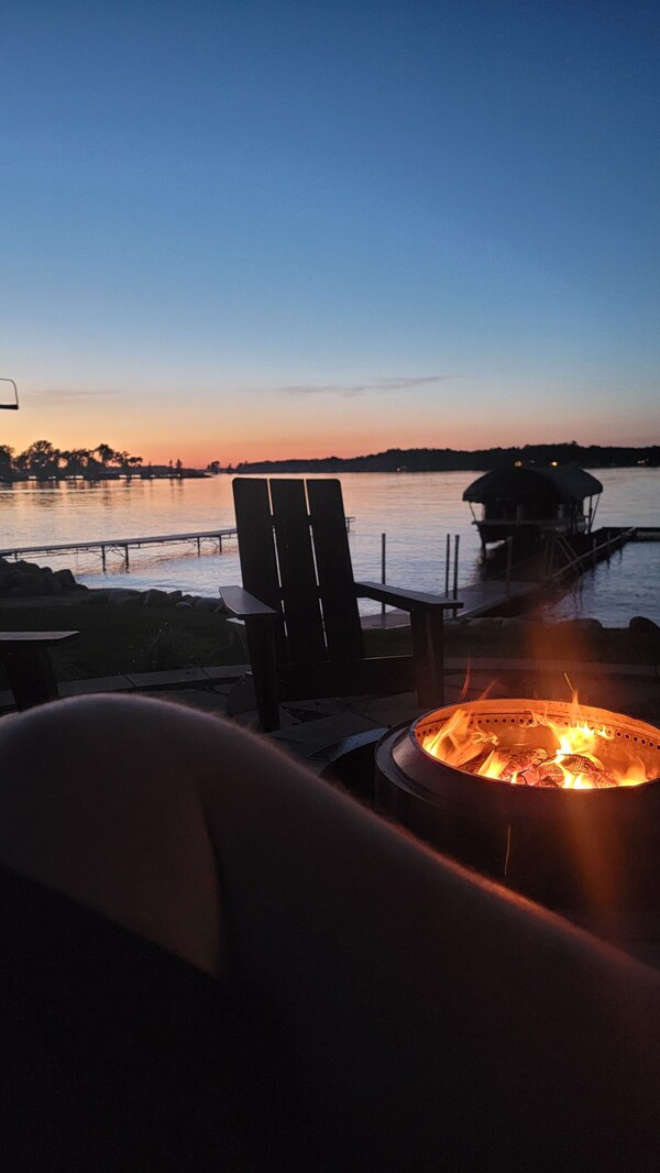 Big Cormorant 3 Bedroom House With Wifi, Ac. 4th Bedroom Lakeside With A/c. - Detroit Lakes, MN