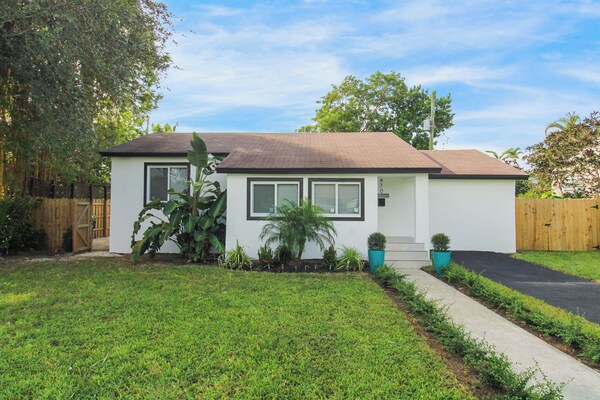 Marvelous Family-friendly House Close To Surfside Beach, Wynwood, With Ac, Wifi - Surfside, FL