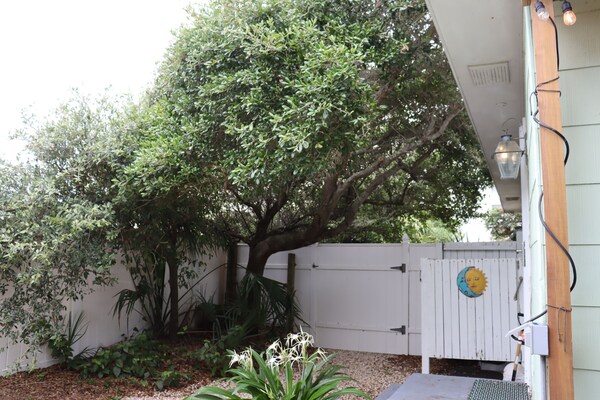 Caicos Cottage! Between Cb/kb Towns Dog Friendly W/fenced Yard, Parking - 3 Cars - Southport, NC