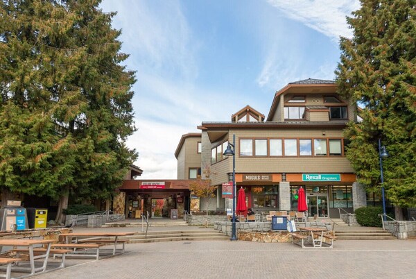 Tantalus Penthouse | Mountain & Village Views - Whistler
