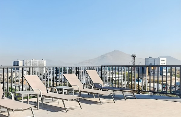 ¡Increíble Departamento En Santiago Con Piscina! Ideal Para Parejas - Yungay 2 - Quilicura