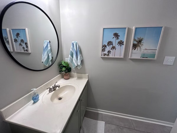 Convenient & Renovated 2bd/2ba House Near Reservoir, Fenced Backyard, King Bed - Jackson, MS