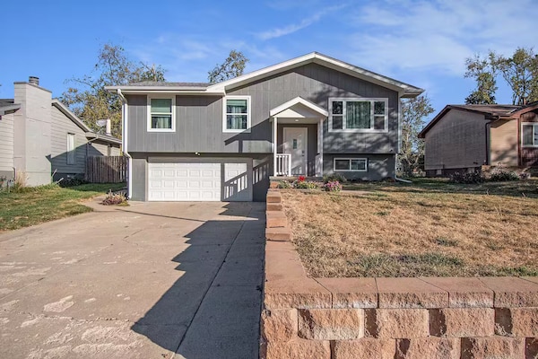 Home In Gretna - 4bedroom, 2bath - Gretna, NE