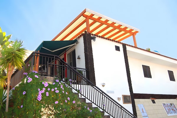 Casa De Campo 'Finca Alcala' Con Vistas Al Mar, Piscina Compartida Y Wi-fi - Tenerife