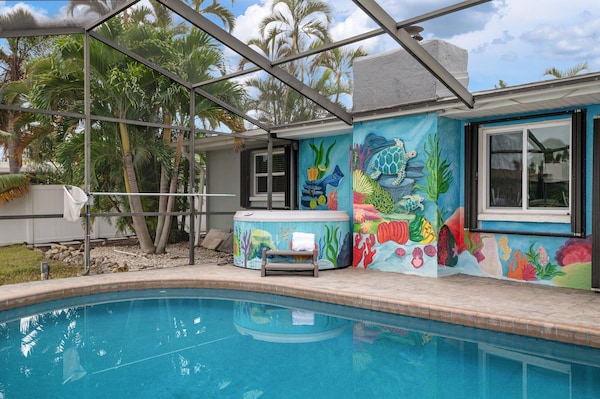 Now Booking For Summer! Sandys Coral Retreat! Canal Front, Pool, Spa & More - Longboat Key, FL