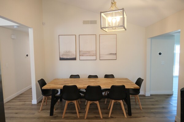 Cozy 2bed 2bath House With Private Pool And Game Room - 8 Miles To The Strip - Las Vegas, NV