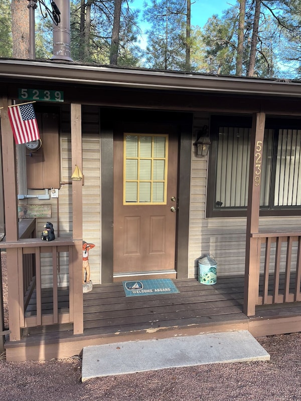 Escape To A World Of Komfort In Our Kozy 2 Bedroom 1 Bathroom Kabin - Pine, AZ