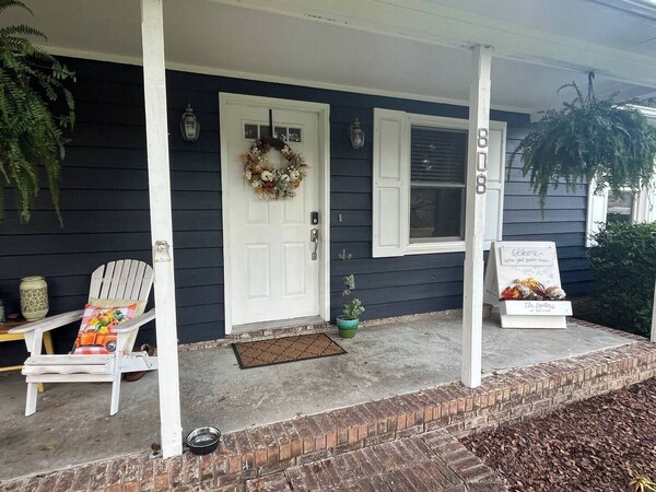 Near Ilm Family Gathering Home, Sleeps Up To 8, Host Up To 12. Your Holiday Spot - Wilmington, NC