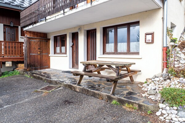 Appartement "Chalet Le Chamois" Avec Vue Sur La Montagne, Terrasse Privée Et Wi-fi - Courchevel