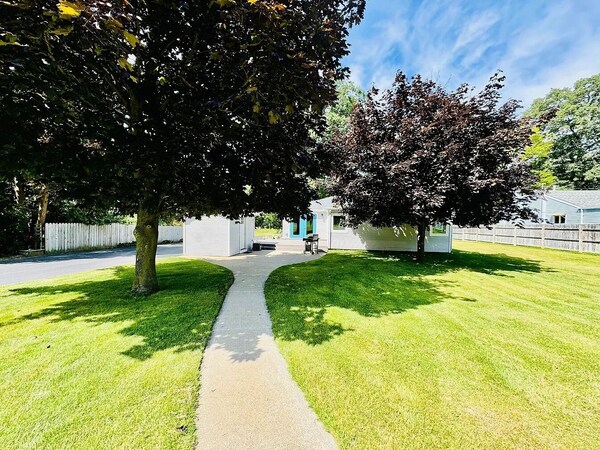 Upscale 3-bedroom House Just 5 Minutes From All That Ludington Has To Offer! - Ludington, MI