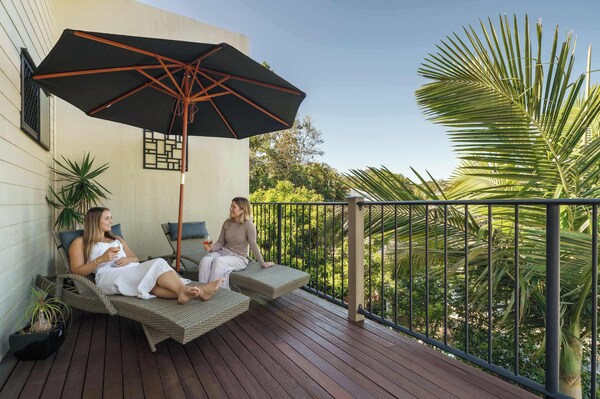 Sunny's Coastal Townhouse In Caloundra - Caloundra