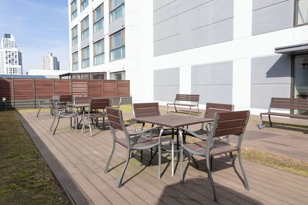 Brand New 13f 2br 646sq.ft, 2min To Hyundai Outlet & Triple St., 2free Parking - Incheon