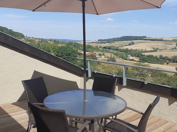 Historisches Ferienhaus Mit Panoramaterrasse Bei Nancy - Nancy