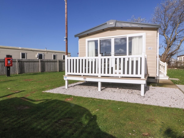 L1 Farmer, Pet Friendly, With Pool In Towyn - Abergele
