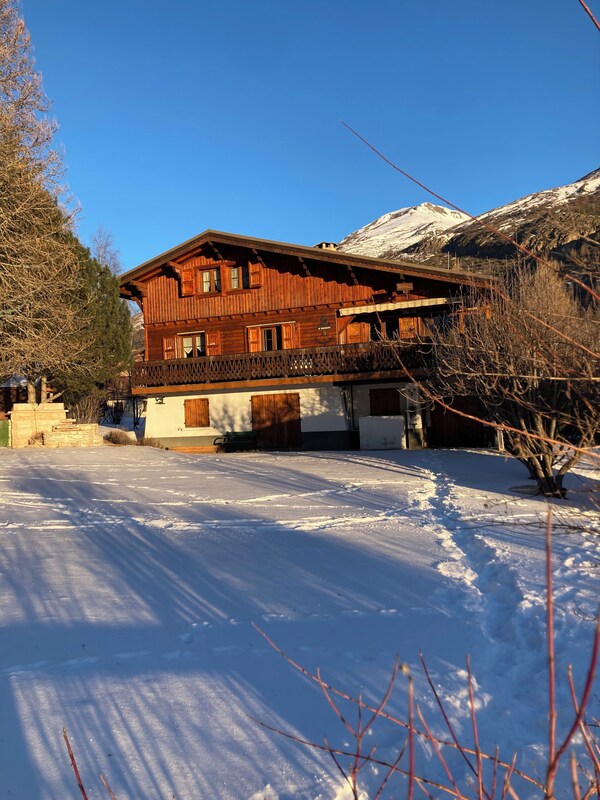 Family Chalet On The Cross-country Ski Trails, With Magnificent Valley Views - Pelvoux