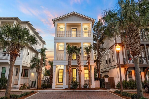 Resort Amenities! In The Heart Of Seacrest Beach! 4 Adult Bikes! Community Pool! - Rosemary Beach, FL