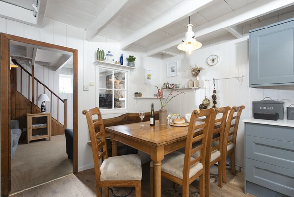 No.1 St Eia - A Cottage That Sleeps 6 Guests In 3 Bedrooms - St Ives