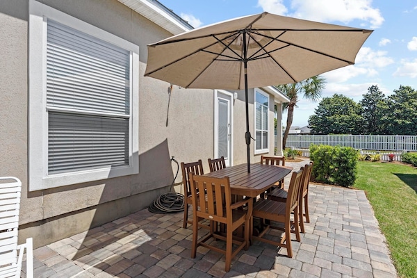 Beautiful Maravilla 3 Bedroom 2 Bath Cottage Short Walk To Private Beach - Miramar Beach, FL