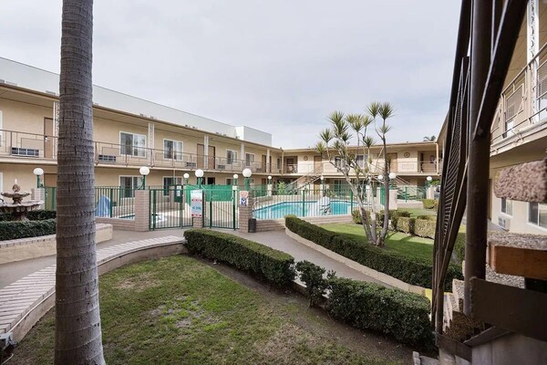 Anaheim Explorers Choice | 2 Family Ready Rooms W/ Kitchenette - Anaheim