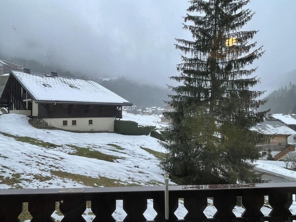 3rd Floor, Balcony, Parking, Tv, 24m², Châtel - Châtel