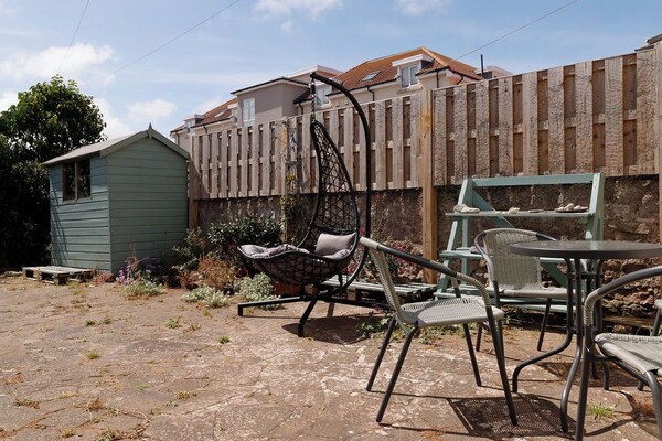 Lovely,cosy Beachside Cottage 1 - Perfect Location - Conwy