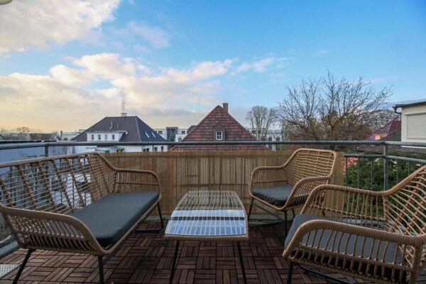 Njoy! Sunny & Central - Queensize - Coffee - Heilbronn