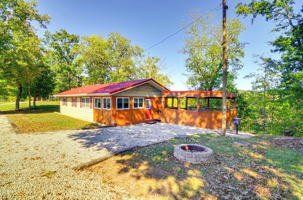 4 Mi To Cumberland River: Cabin W/ Deck & Fire Pit - General Burnside Island State Park, Burnside