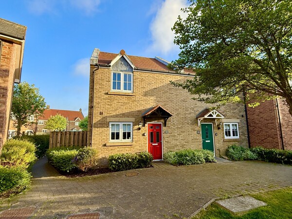 Lovely Coastal Cottage - Sleeping 4 In 2 Bedrooms - Pool And Beach Access Included. - Bridlington
