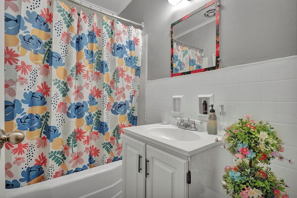 Relax And Enjoy The Lush Beauty Of Flower City - Hilton, NY