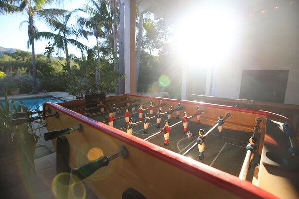 The Ravenwood Estate / Country Chic Oasis / Spa-pool / Sleeps 14 - Lake Casitas Recreation Area, Ventura