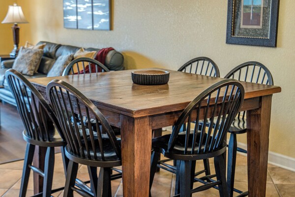 Condo At Sunbay Resort! Heated Pool & Hot Tub! - Arkansas