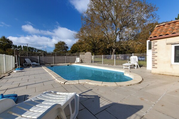 Ferienhaus 'La Grange' Mit Privatem Pool, Privater Terrasse Und Wi-fi - Charente