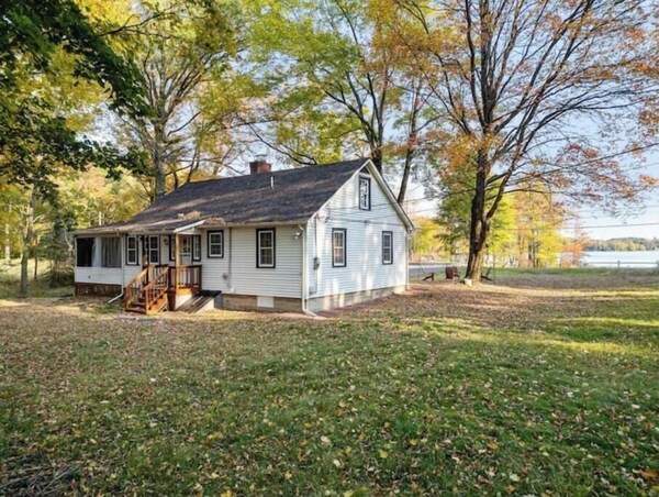 Family Friendly  Lakefront -  Dock & Game Room Perfect For Relaxation And Fun!" - Carbondale, PA