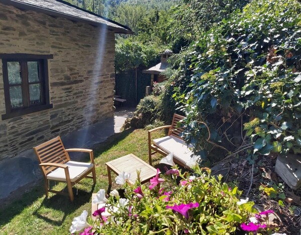 Casa Rural 'O Paxar' Con Vistas A La Montaña, Terraza Privada Y Wi-fi - Triacastela
