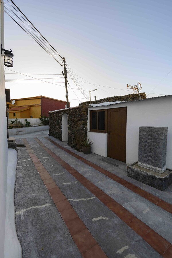 Casita De Campo 'La Higuera Blanca' Con Jardín Privado, Wi-fi Y Aire Acondicionado - El Hierro