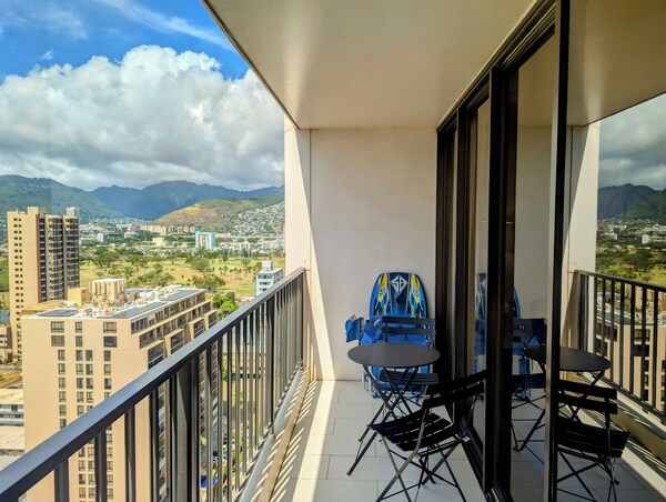 Part Ocean View, Beach Theme 23rd Fl, Free Parking With Wifi, Ac - Honolulu, HI