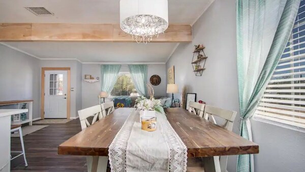 Little Cottage - Stargazing In Jacuzzi - Cozy Vibes! - Yucca Valley, CA