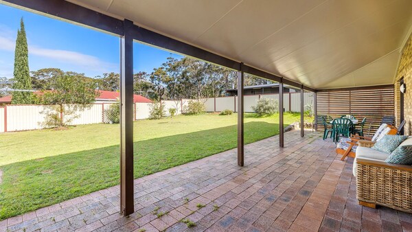 If Youre Looking For A Comfortable, Spacious Home For Your Next Holiday, Then Look No Further. - Port Stephens