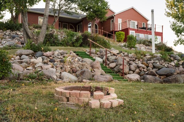 The Lakeside Retreat - Aberdeen, SD