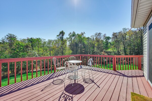 Private Deck: Berkeley Springs Getaway! - Berkeley Springs, WV