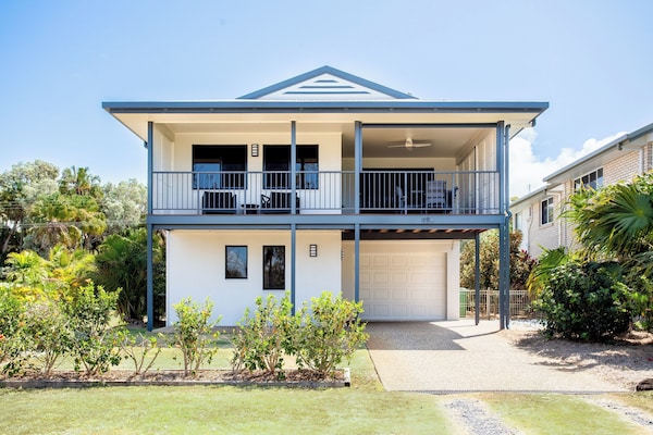 Welcome To The Jewel In The Crown At Kinka Beach. - Yeppoon