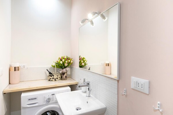 Saragozza Apartment 2: Bright And Central Flat - Bologna