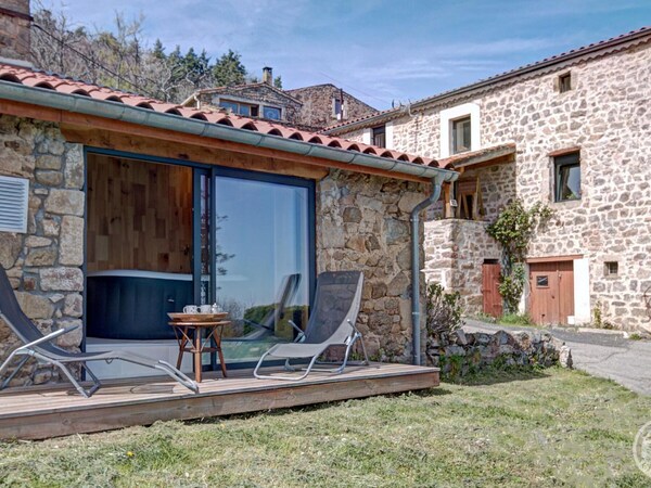 Séjour Paisible En Gîte De Charme Avec Spa En Campagne - Annonay