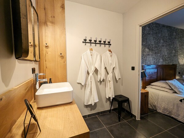Chambre Cosy Avec Bien-être, Parking, Wifi - Au Cœur De L'auvergne - Saugues